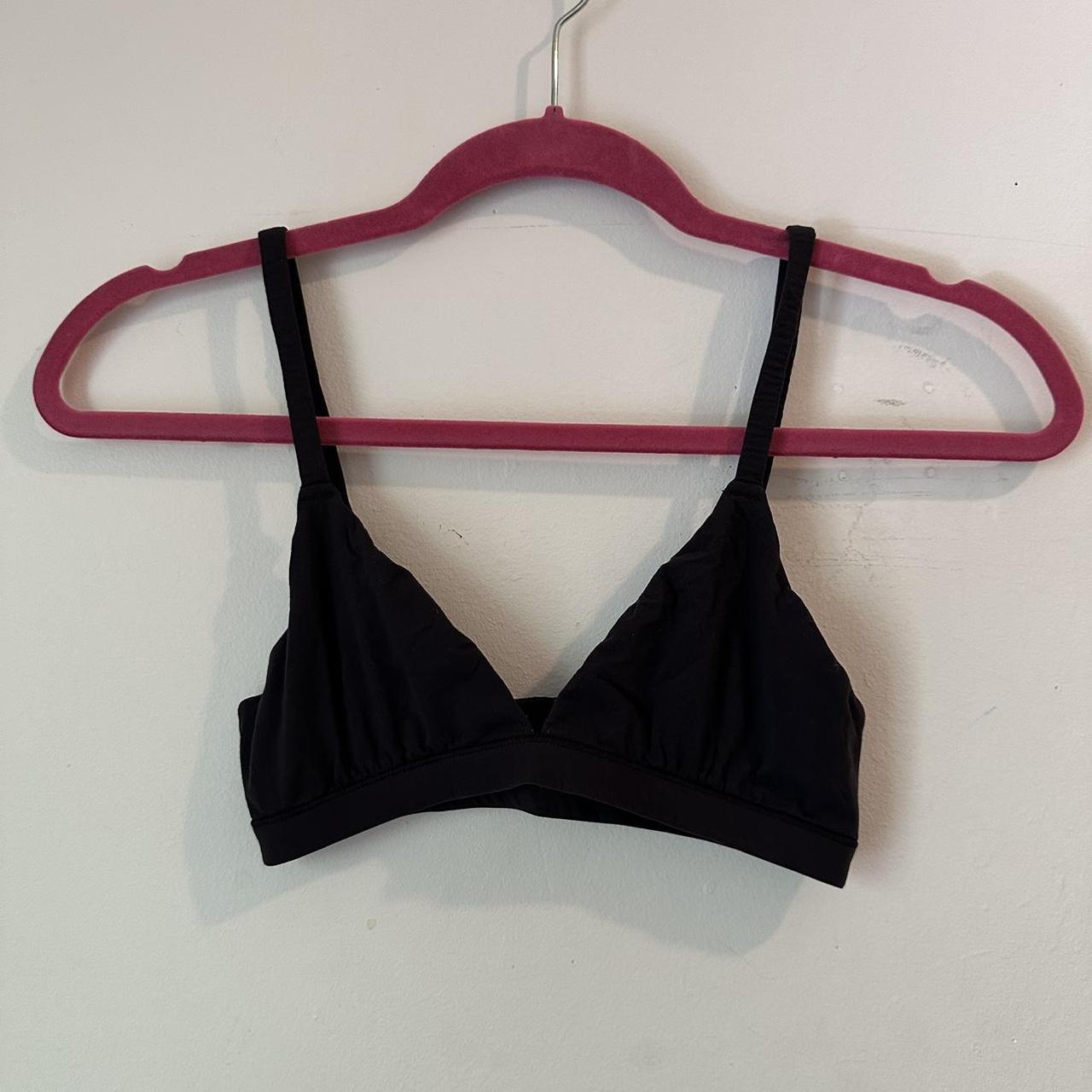 FITS EVERYBODY TRIANGLE BRALETTE from SKIMS - size... - Depop