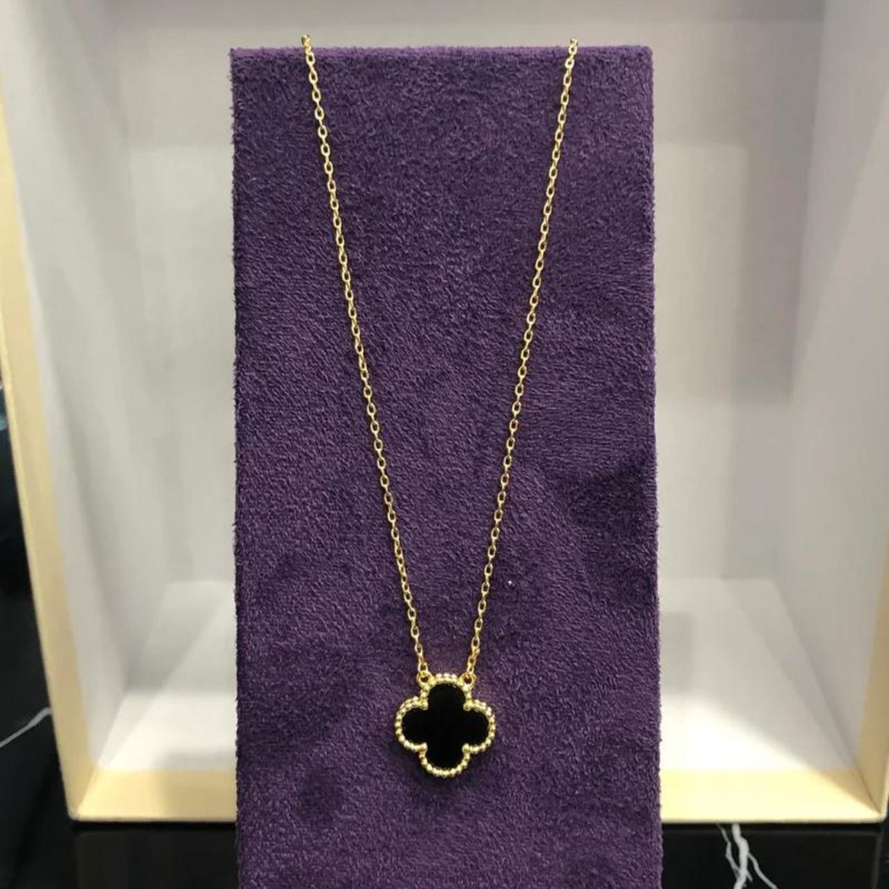 Van Cleef Necklace Brand New Has brand logo #vancleef - Depop
