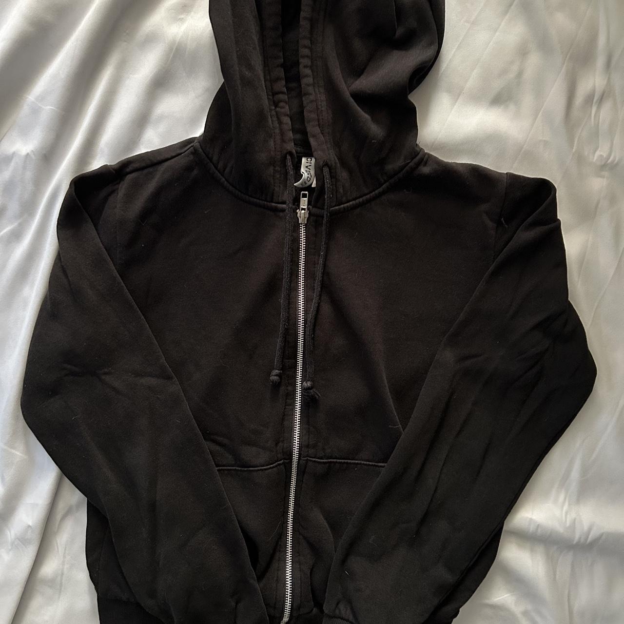 plain black zip up hoodie with drawstrings - Depop