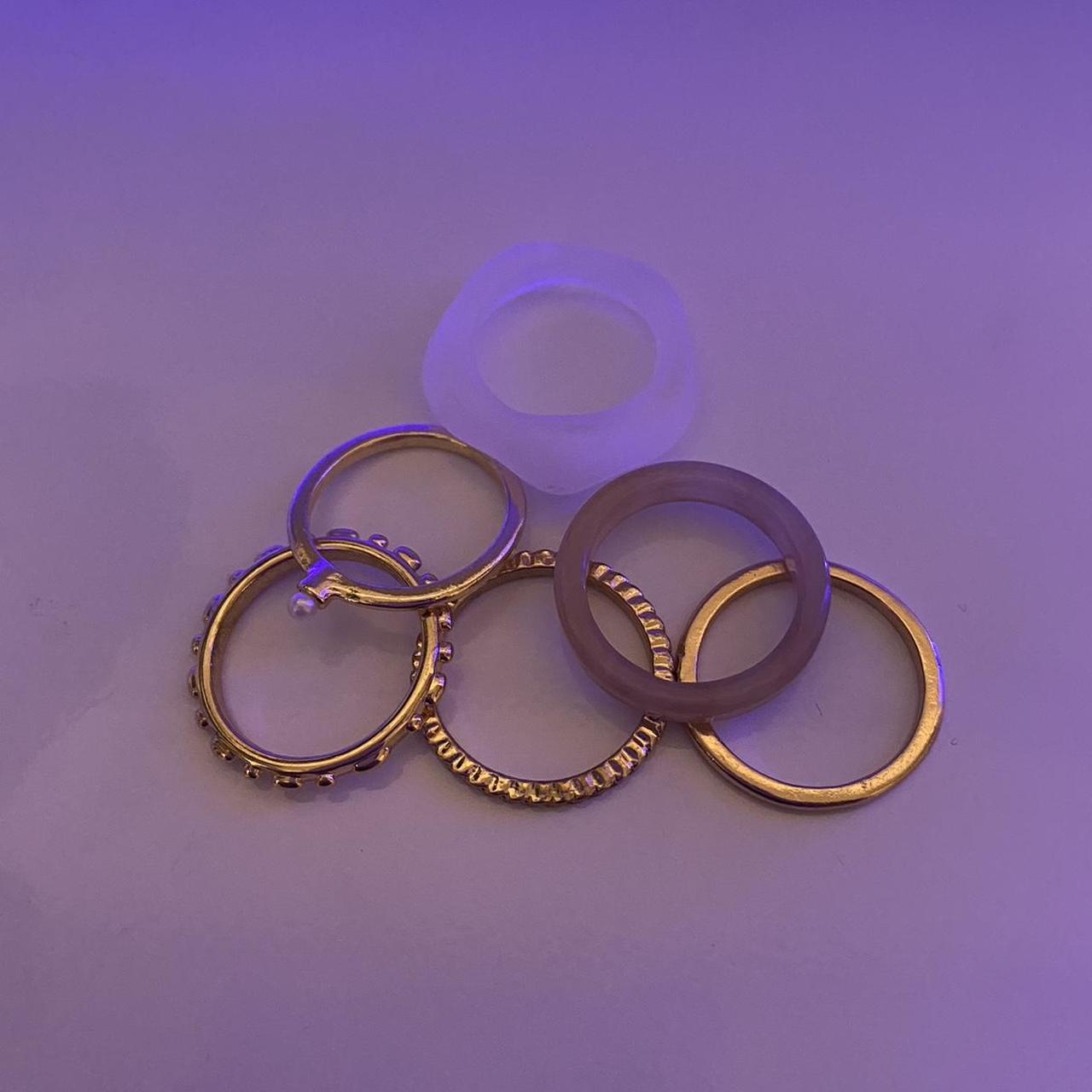 6 pack rings ! 💍 4 fake gold rings , 2 funky plastic... - Depop