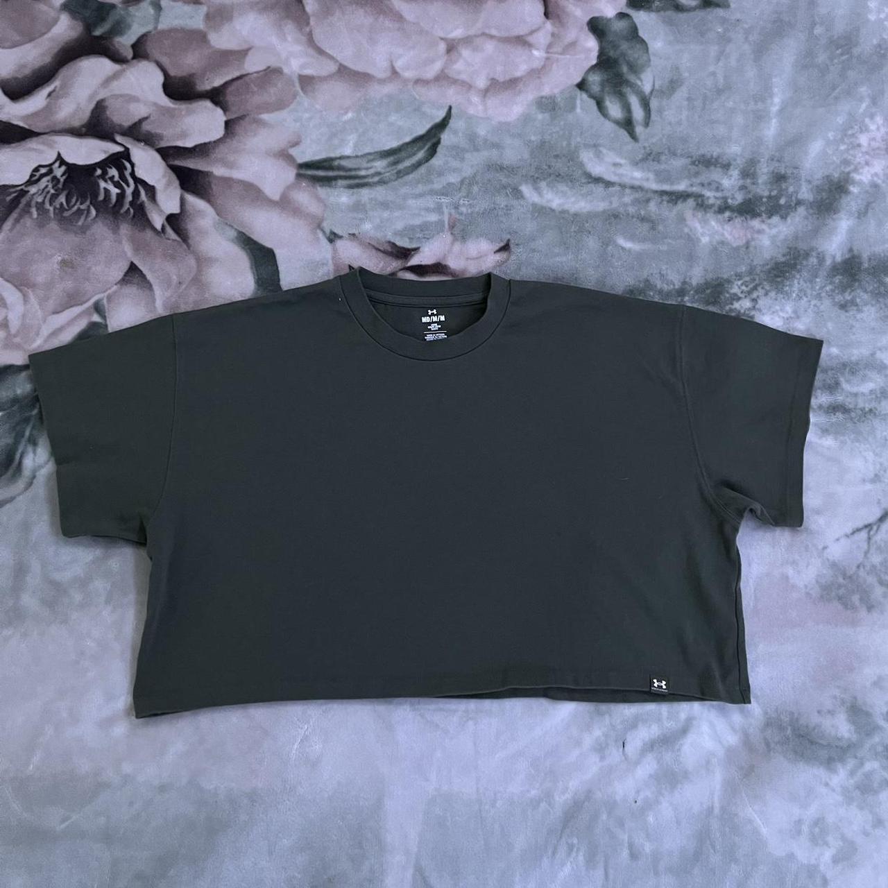under armour cropped t shirt - Depop