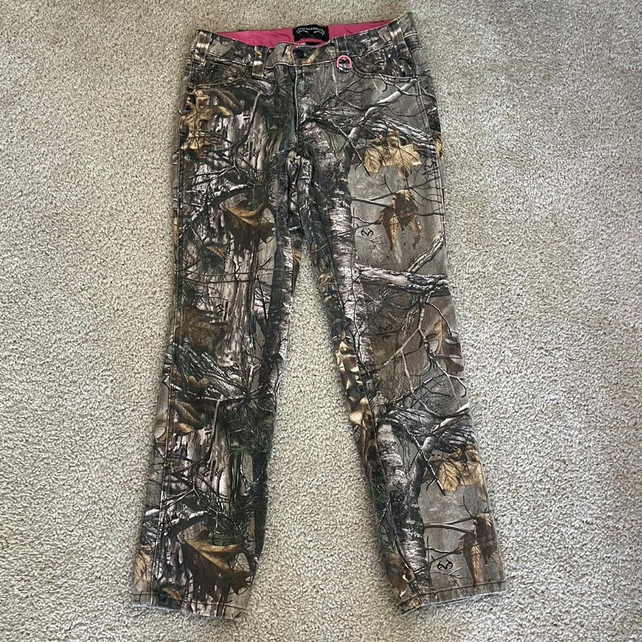 realtree camo jeans waist: 16.5 inches (33) rise:... - Depop