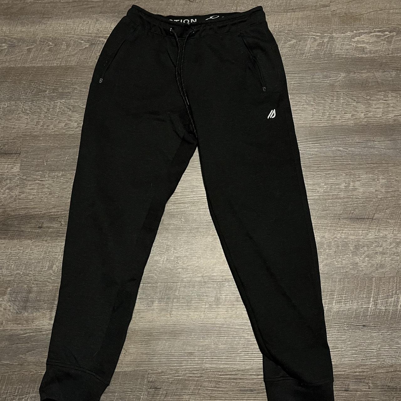 Small black Eddie Bauer sweatpants Excellent Condition - Depop