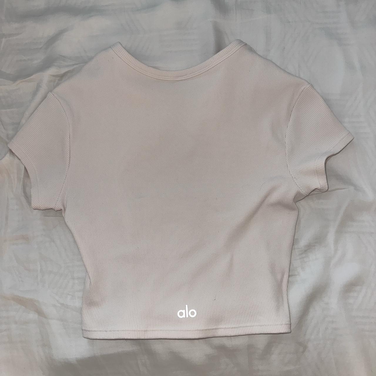 Rare ALO baby tee fitted/cropped beige color - Depop