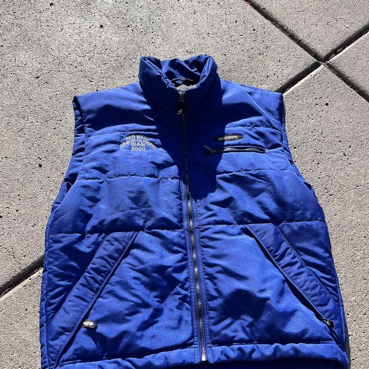 Blue descente vest size large - Depop