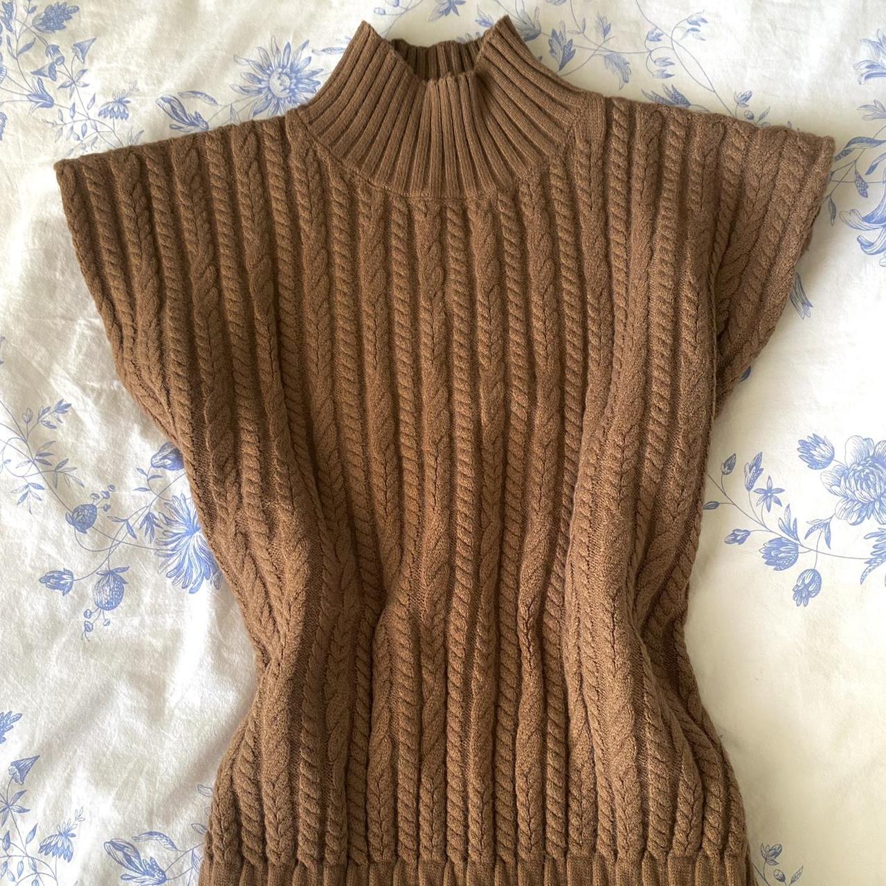 Brown cable knit cropped sleeveless... - Depop