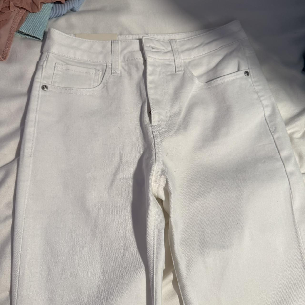 white mid rise crop jeans size 26 from francesca’s - Depop