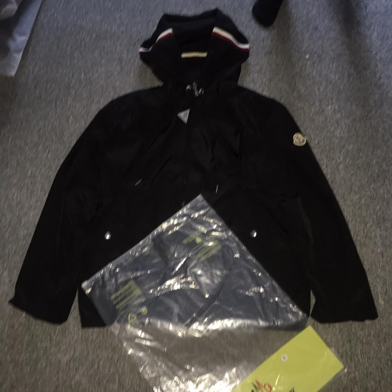 Montclair windbreaker - Depop