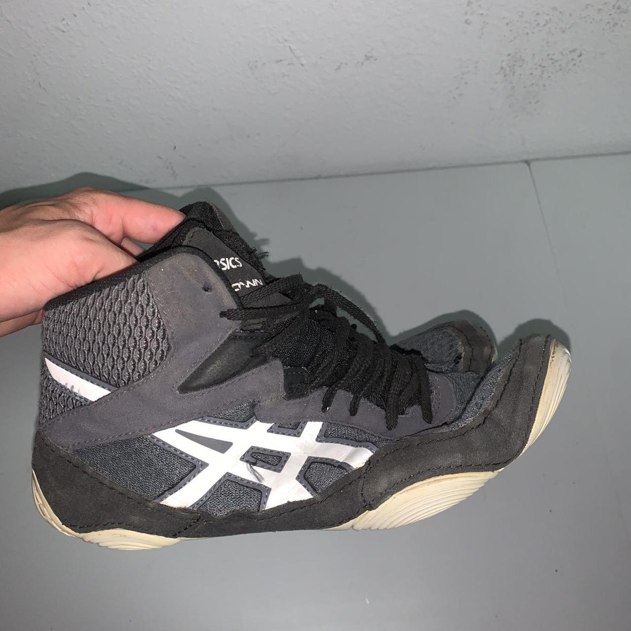 Size 8 Matflex wrestling shoes with two tiny holes... - Depop