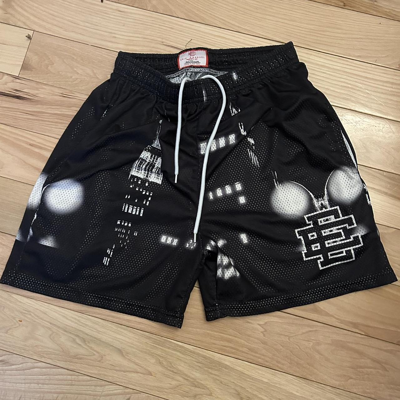 eric emanuel ee shorts size M runs small fits like... - Depop