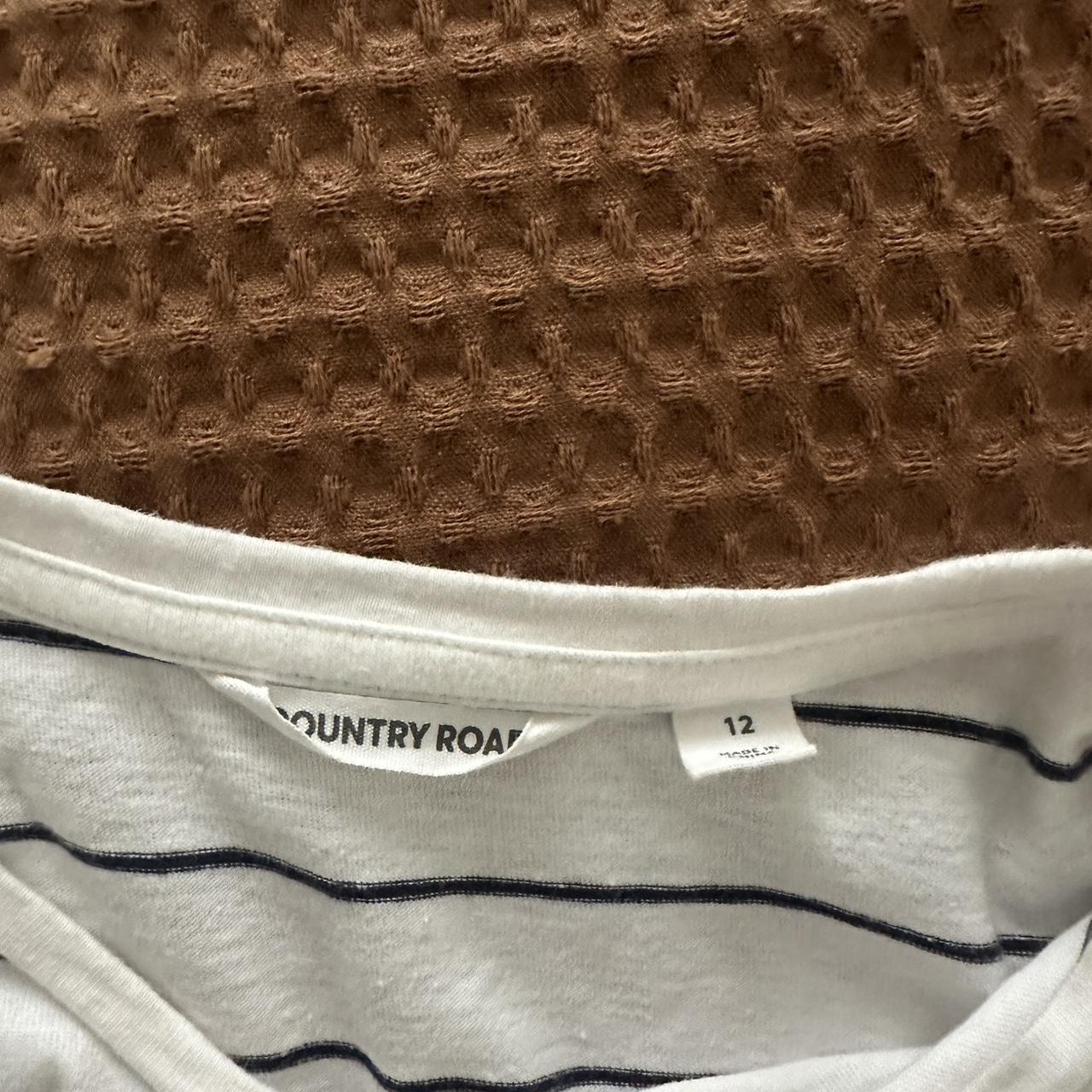 size 8, country road t shirt, worn a few times, free... - Depop