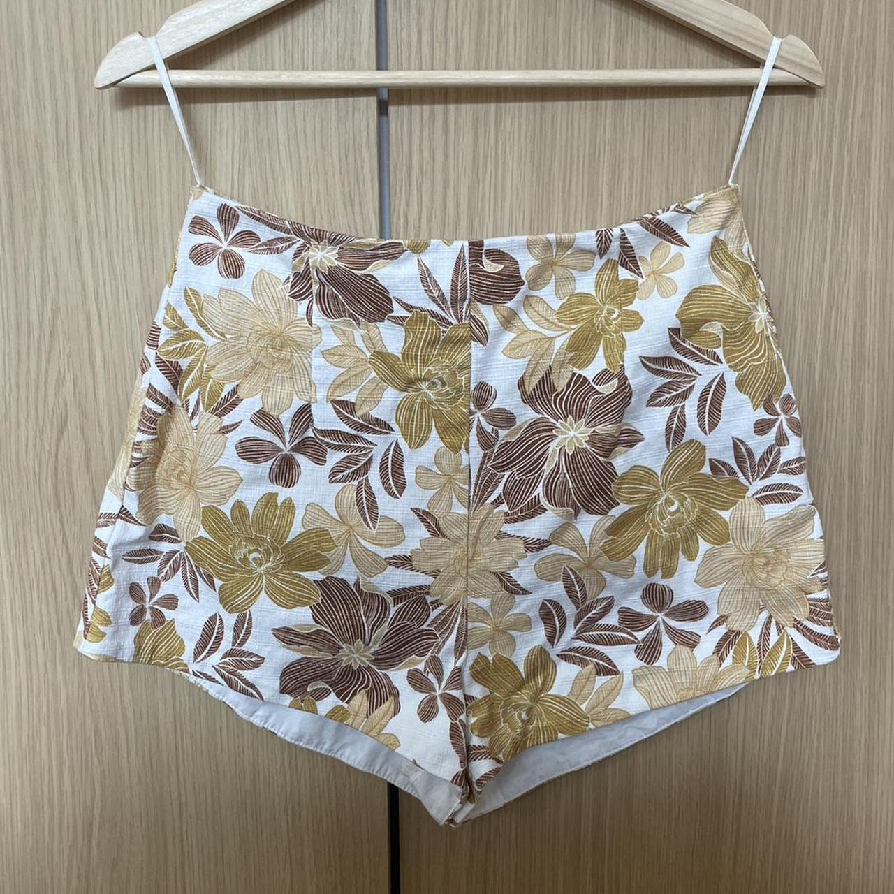 Bec and bridge shorts, size 8. Worn a couple of... - Depop