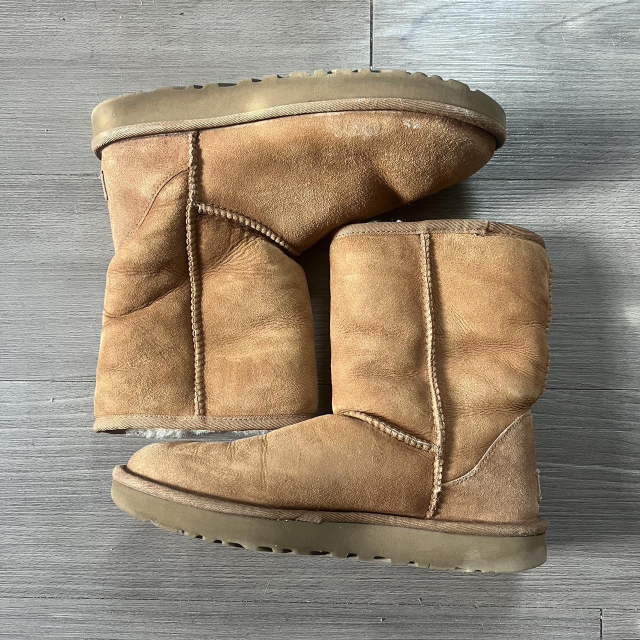 Uggs mid rise - Depop