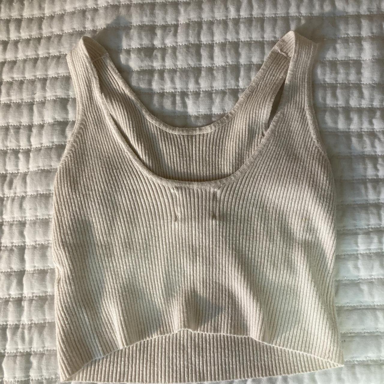 Cropped Zara tank •super cute😊 •cute basic cropped... - Depop