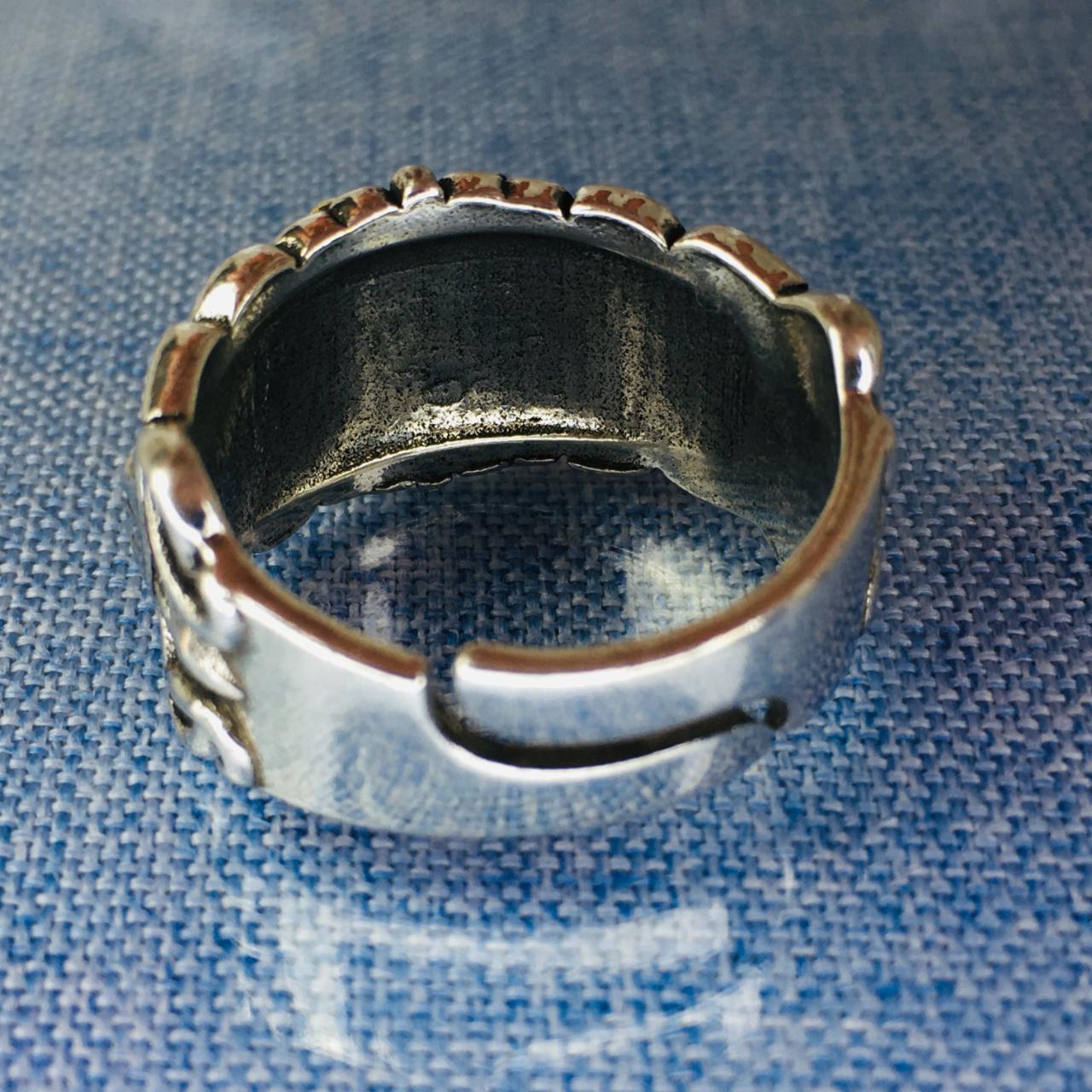 This is an open adjustable ring that fits perfectly... - Depop