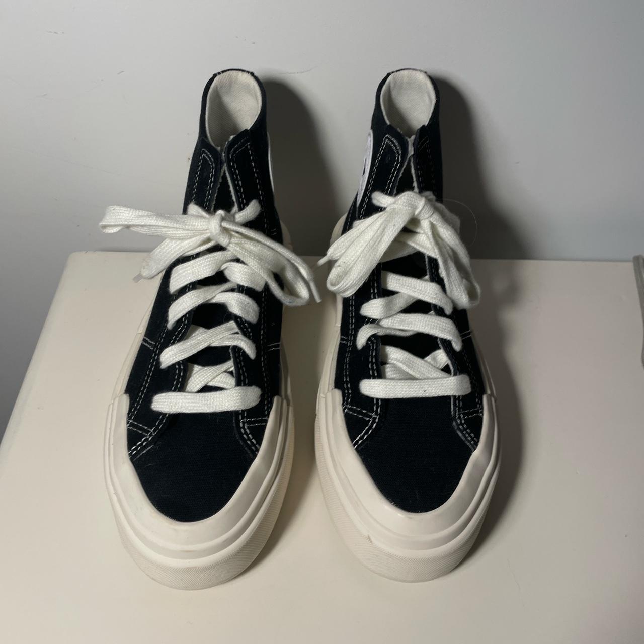 Cute high top converse hasn’t been used Brand new 😊 - Depop