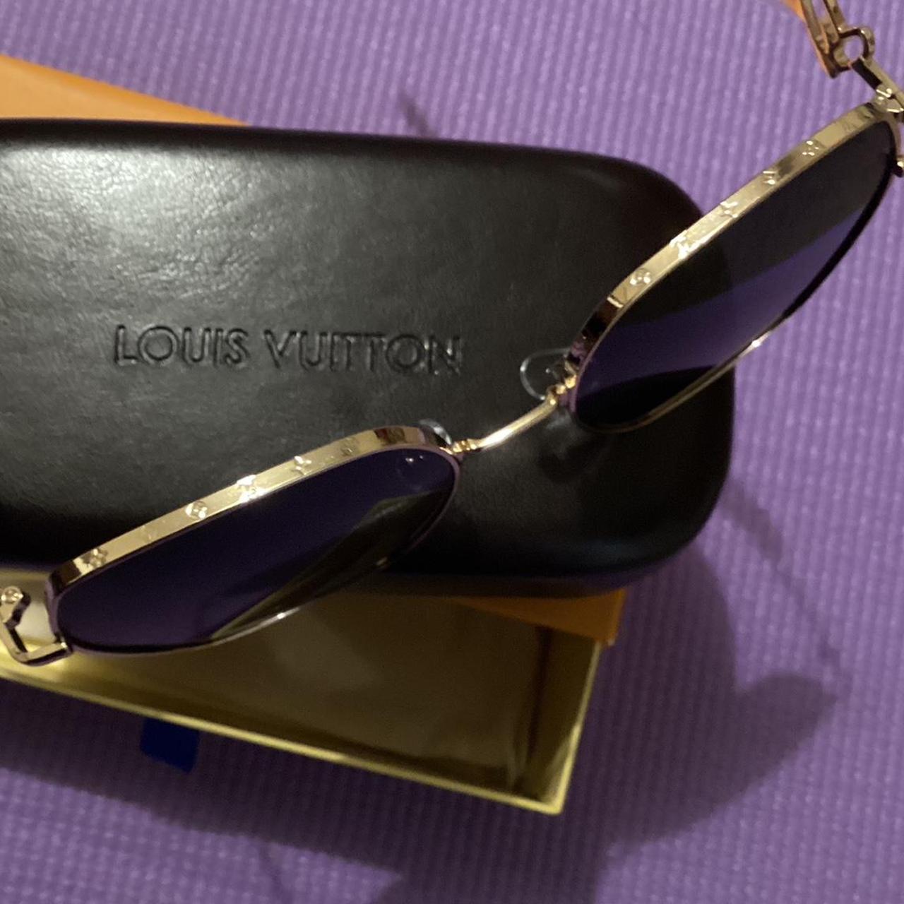 Stunning oversized aviator design glasses Comes with... - Depop