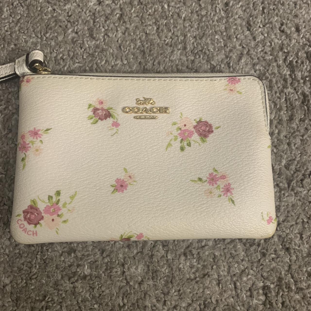 coach flower wallet #coach #wallet #flower #white #pink - Depop