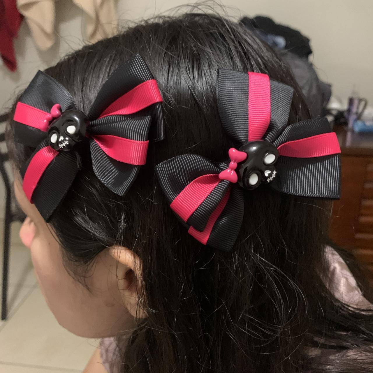 (NEW) 2PC SCENE SKULL PINK / BLACK BOW HAIR... - Depop