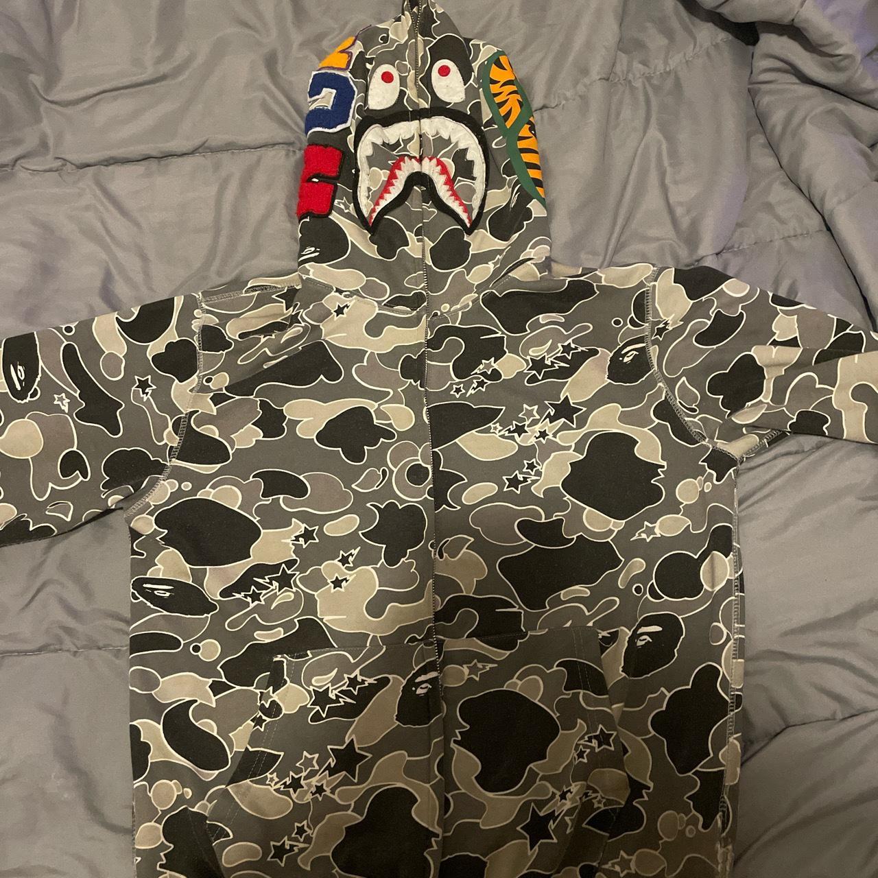 Medium Bape Zipup real just only flaw is the bottom... - Depop