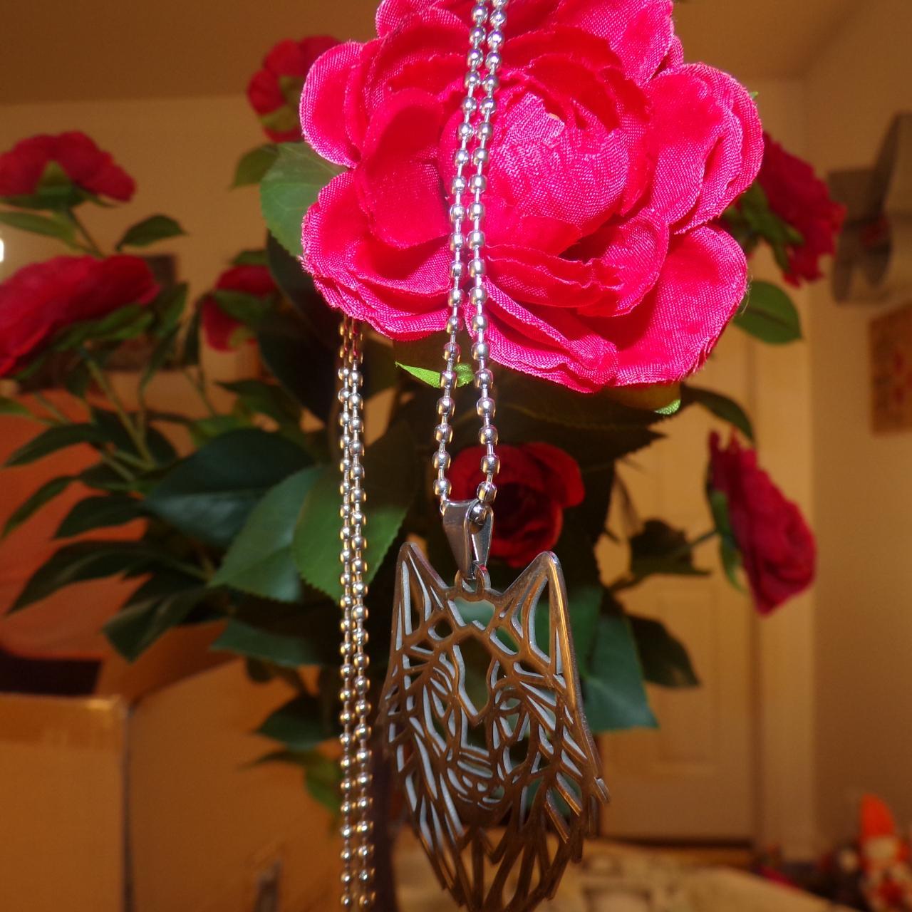 Retro Wolf charm and chain Unisex. Chain is 16 inchs... - Depop