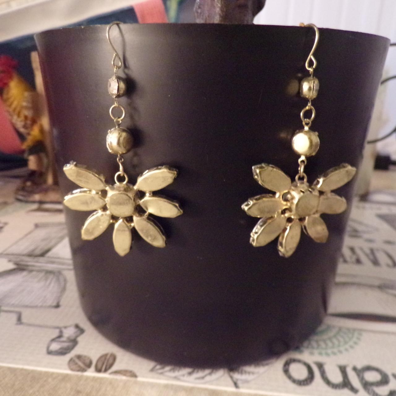 sunflower daggle earrings to sow your sunny side. - Depop