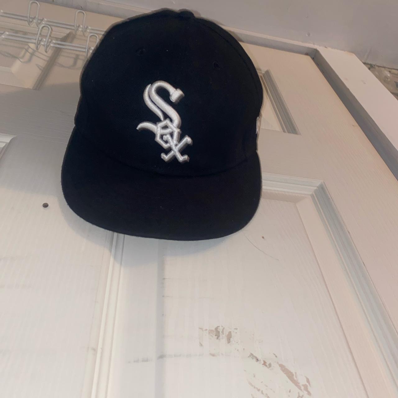 Black Chicago Sox Fitted Cap - Size 7 5/8 - Depop
