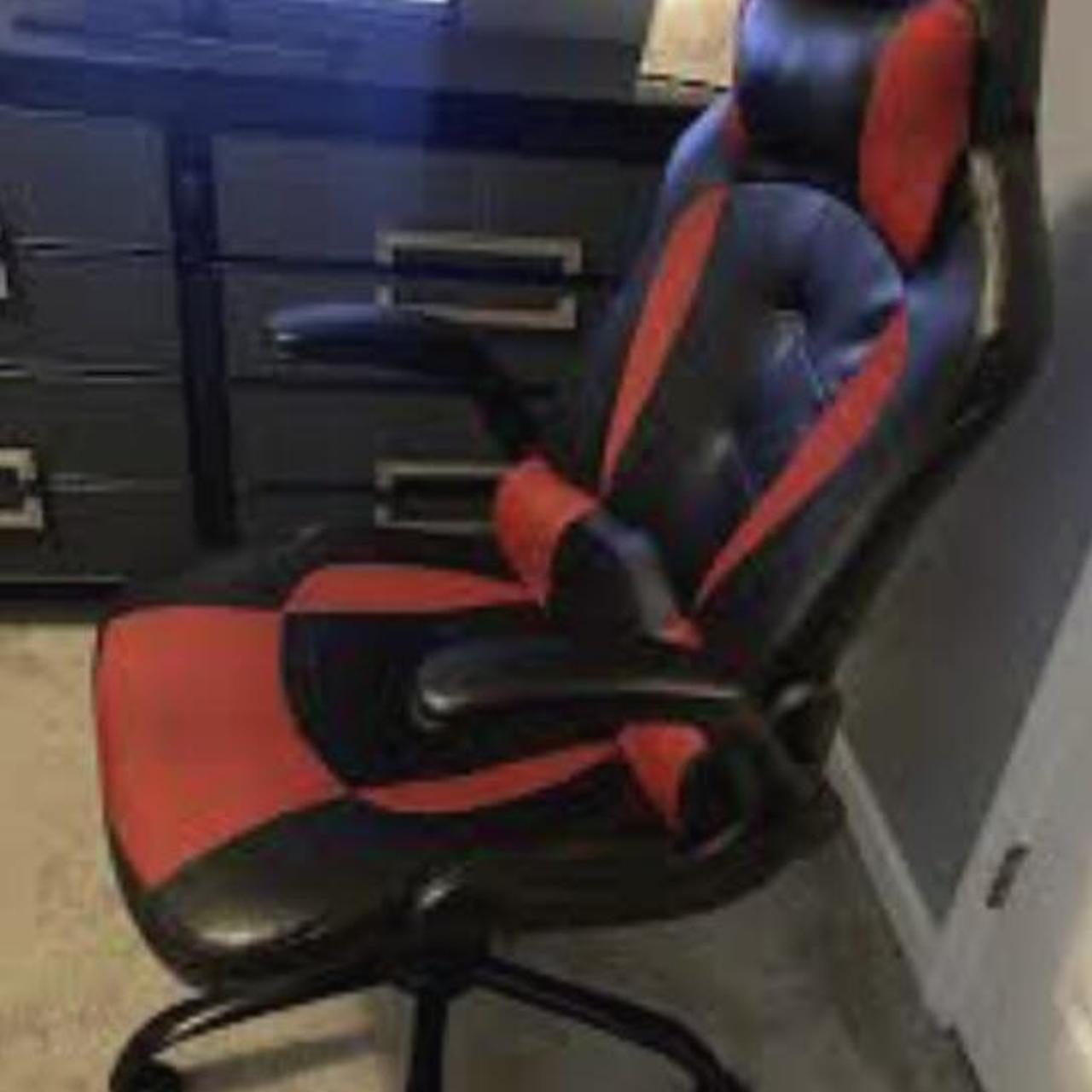 Slightly used gaming chair - Depop