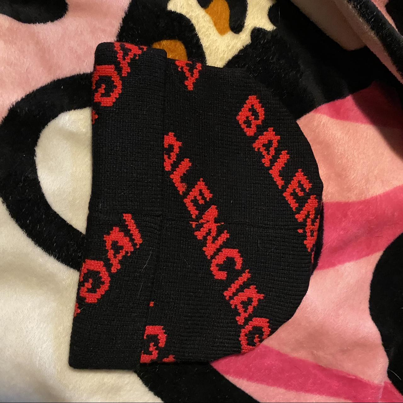 Red y2k beanie Worn once to try on - Depop
