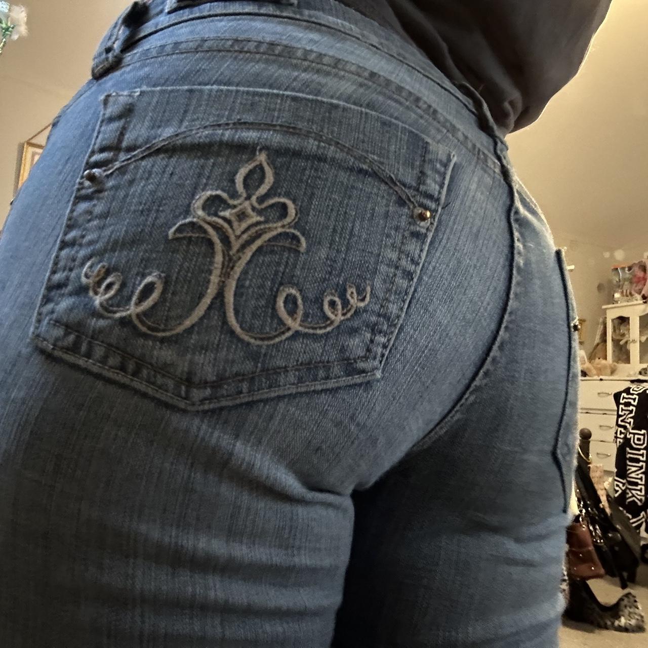 LOWRISE BOOTCUT UNDERGROUND JEANS! Size 7 - Depop