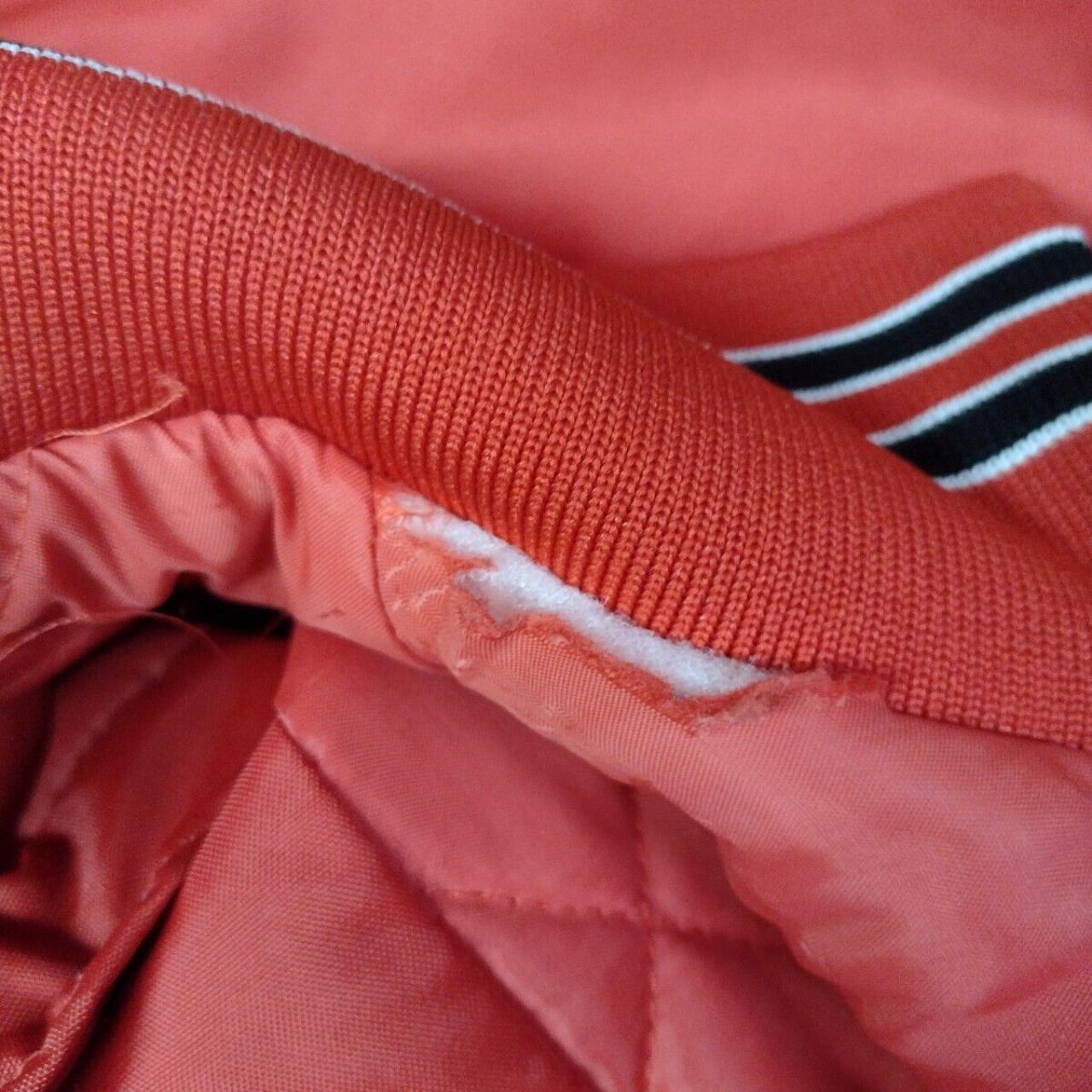 THRIFT CADE!! Offered here is this Vintage... - Depop