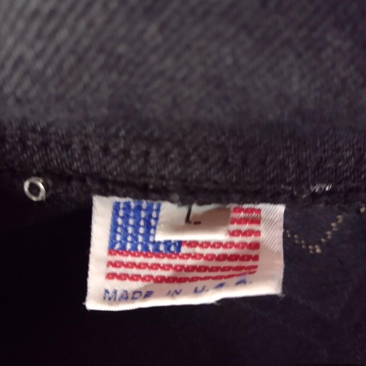 THRIFT CADE!! Offered here is this Vintage... - Depop