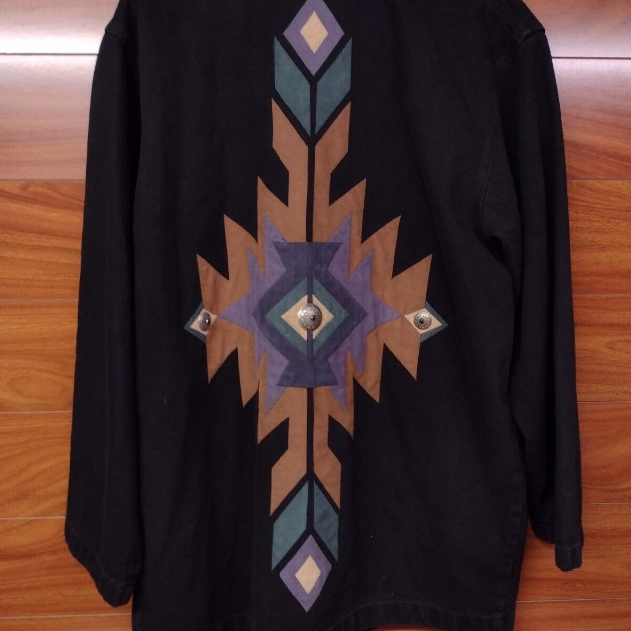 THRIFT CADE!! Offered here is this Vintage... - Depop