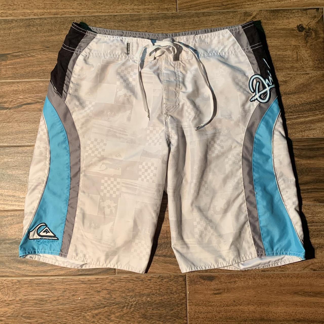 Y2K Quicksilver shorts Size: 33 Flaws: None ️Open... - Depop