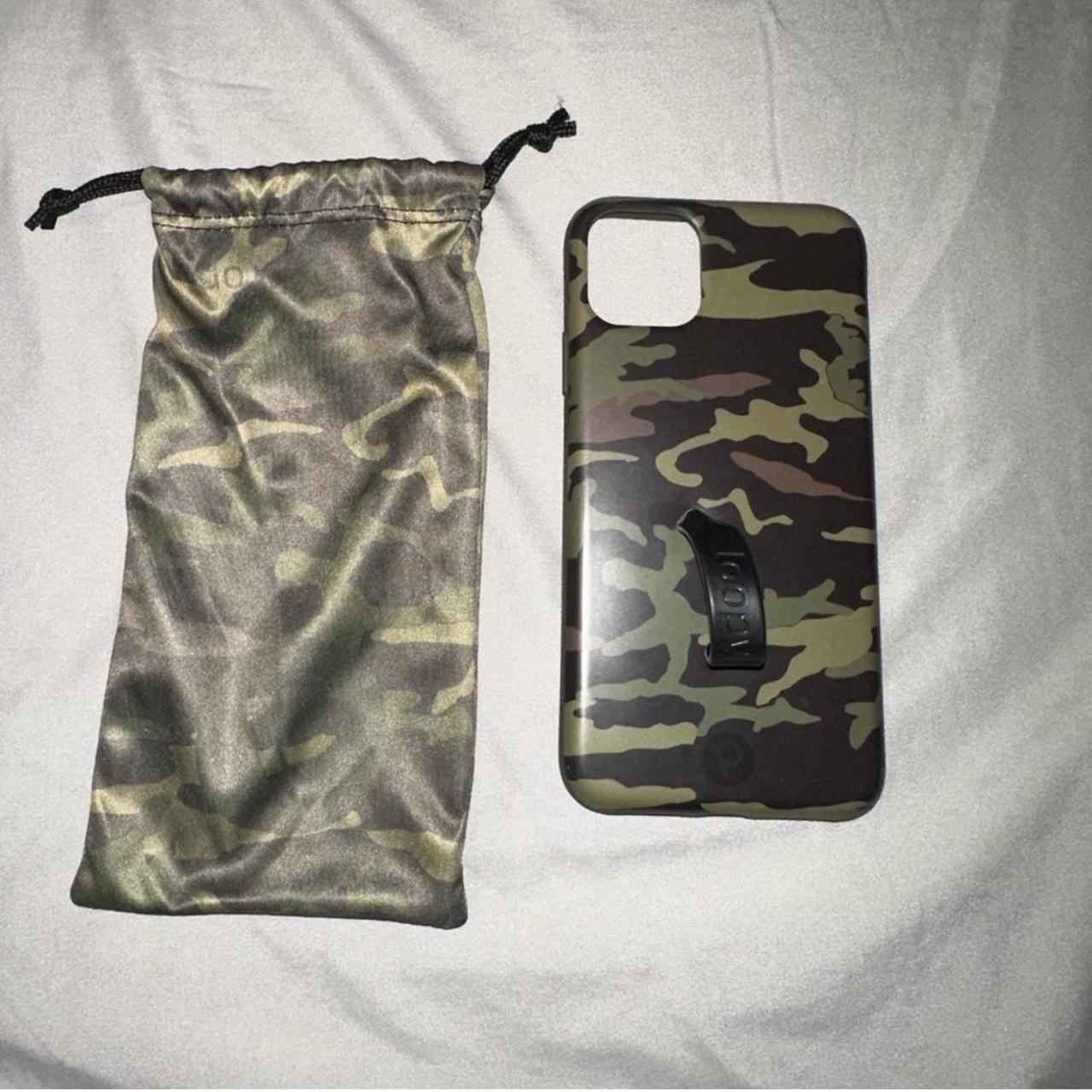 Camo Loopy case - Depop