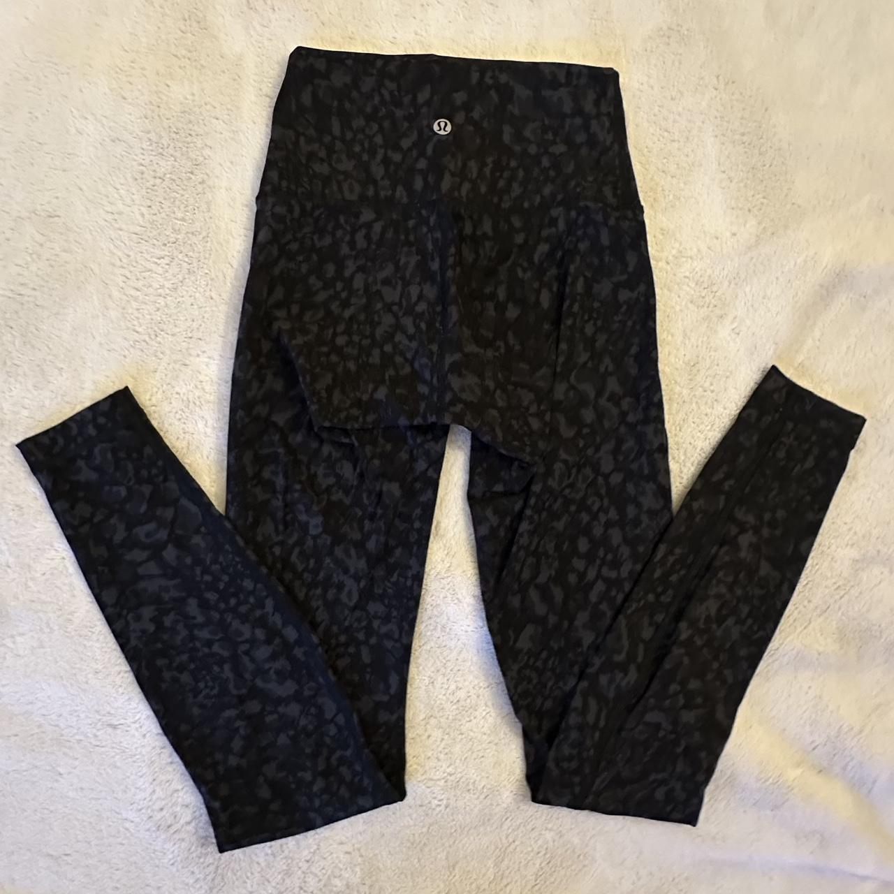 Lulu lemon leggings with pattern Size: 2 - Depop