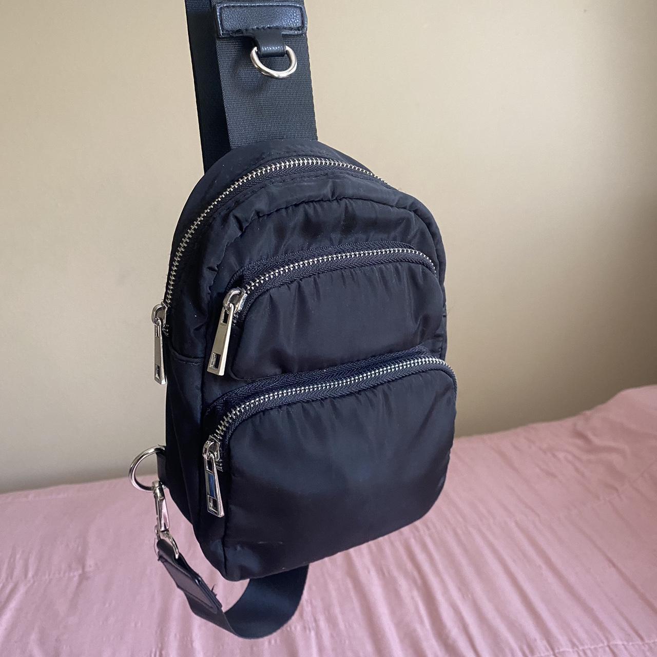 BLACK CROSSBODY W/ ADJUSTABLE STRAP - Depop