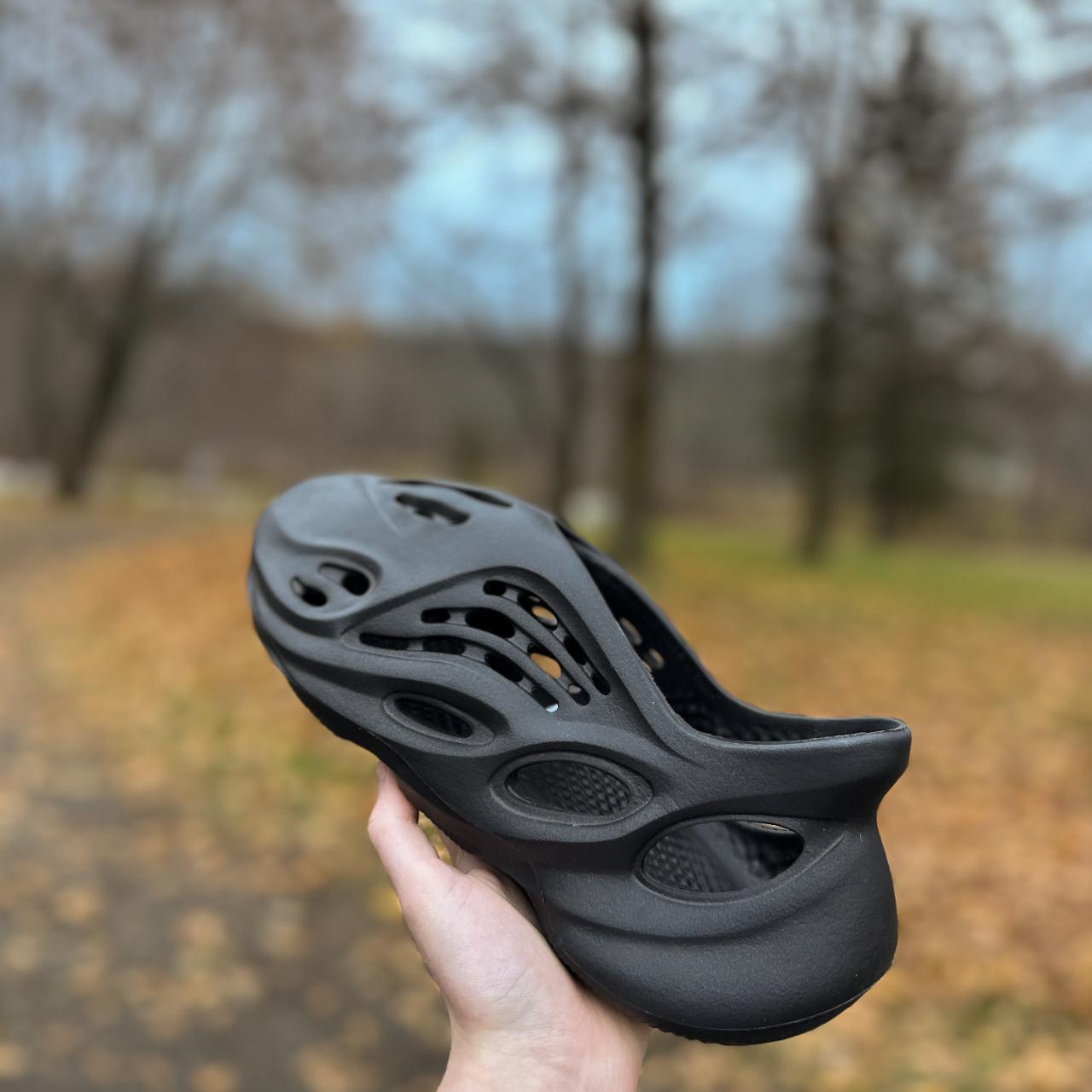 Yeezy Foam RNNR Onyx black AUTHENTIC | COMES WITH... - Depop