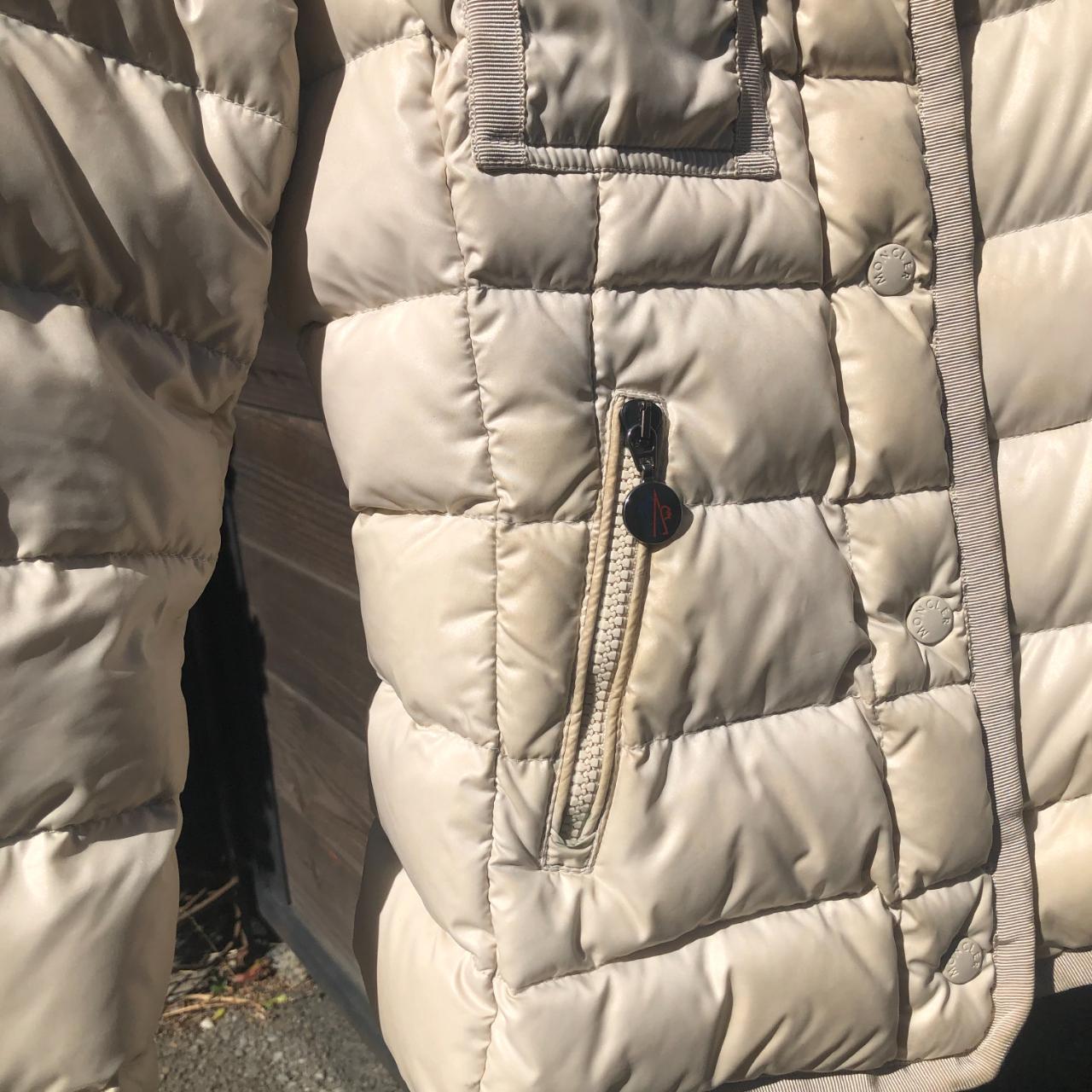 MONCLER ARMOISE GIUBBOTTO ARMOISE JACKET Moncler | Depop MONCLER ARMOISE GIUBBOTTO ARMOISE JACKET Moncler | Depop