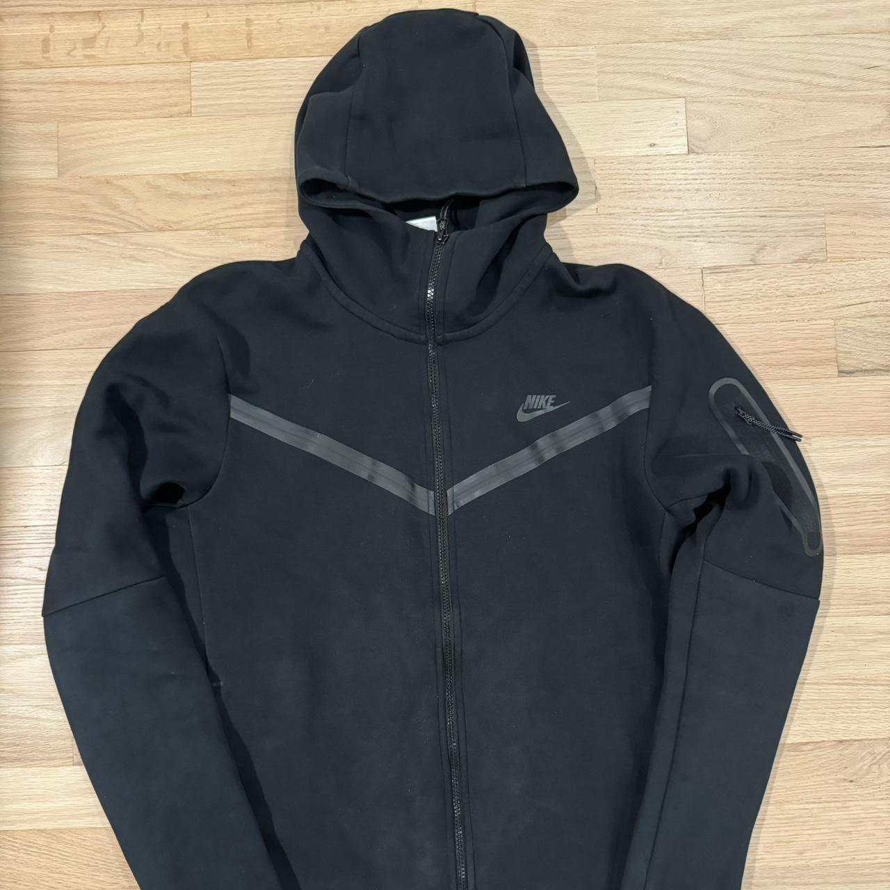 Large black Nike tech fleece - Depop