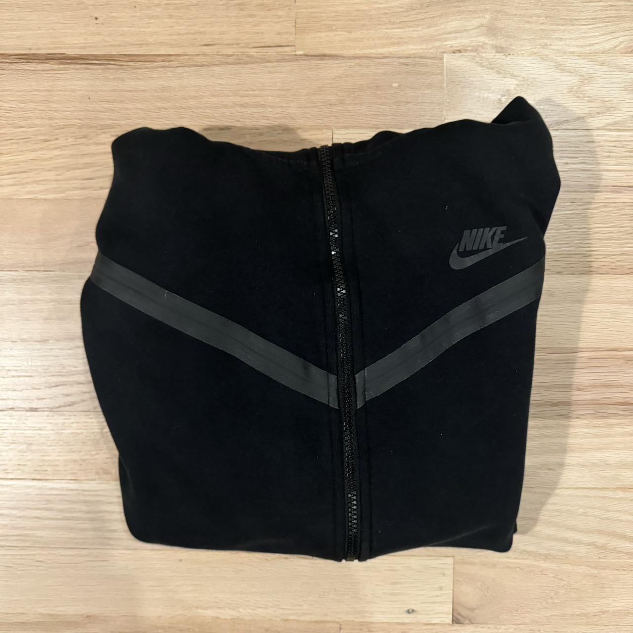 Large black Nike tech fleece - Depop