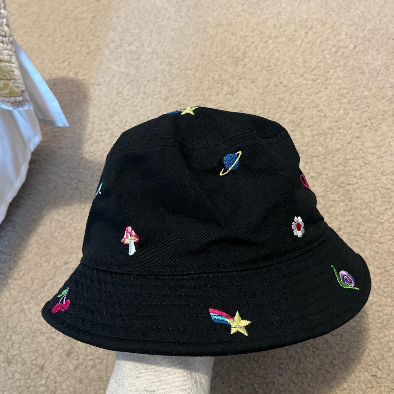 black ALab bucket hat from zumiez excellent condition - Depop