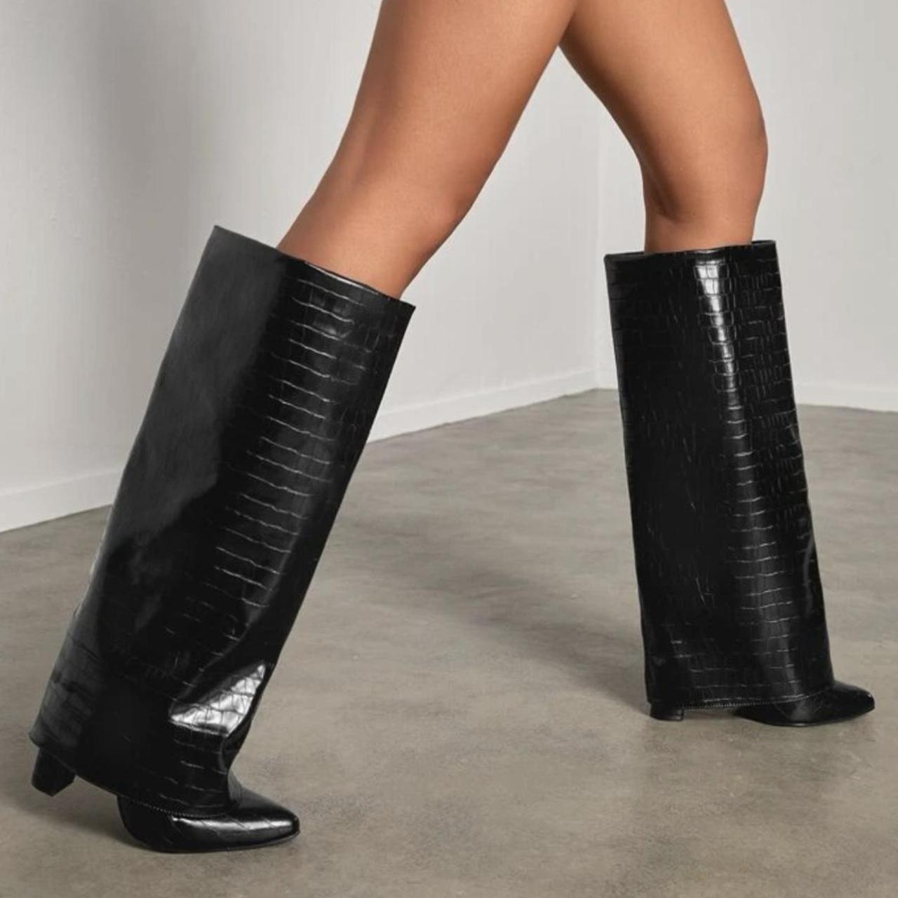 Crocodile embossed point toe chunky heel classic... - Depop