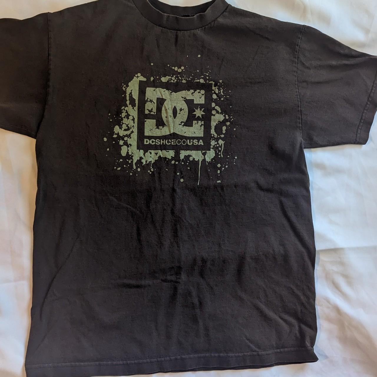 •Brown DC shoes t-shirt w/ tan DC graphic Brand: DC... - Depop
