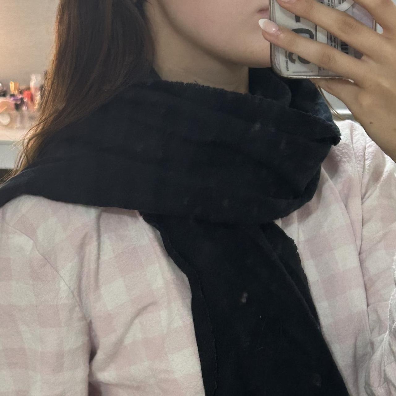 navy think scarf - Depop