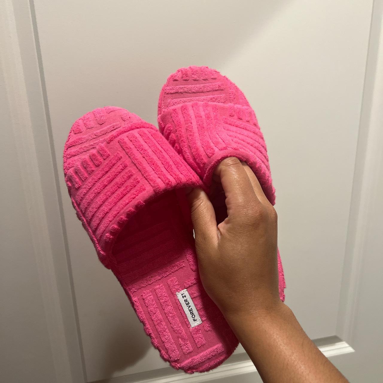 pink slides - Depop