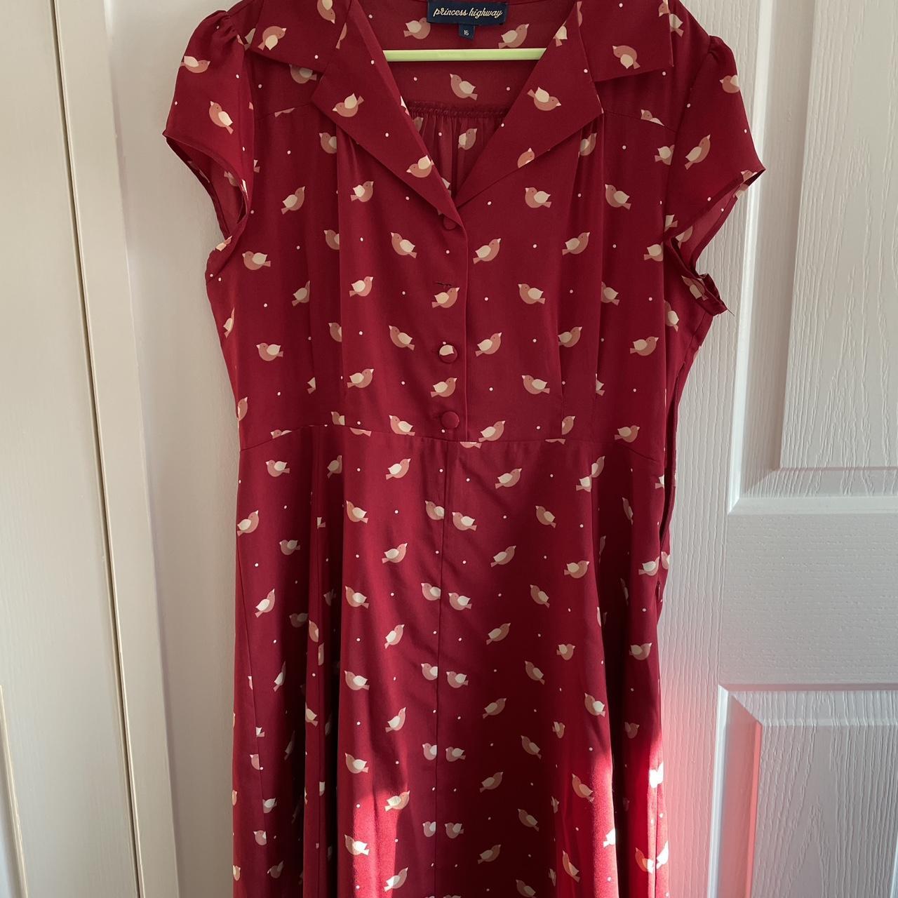 Princess Highway Size 16 Red Bird Dress Really cute... - Depop