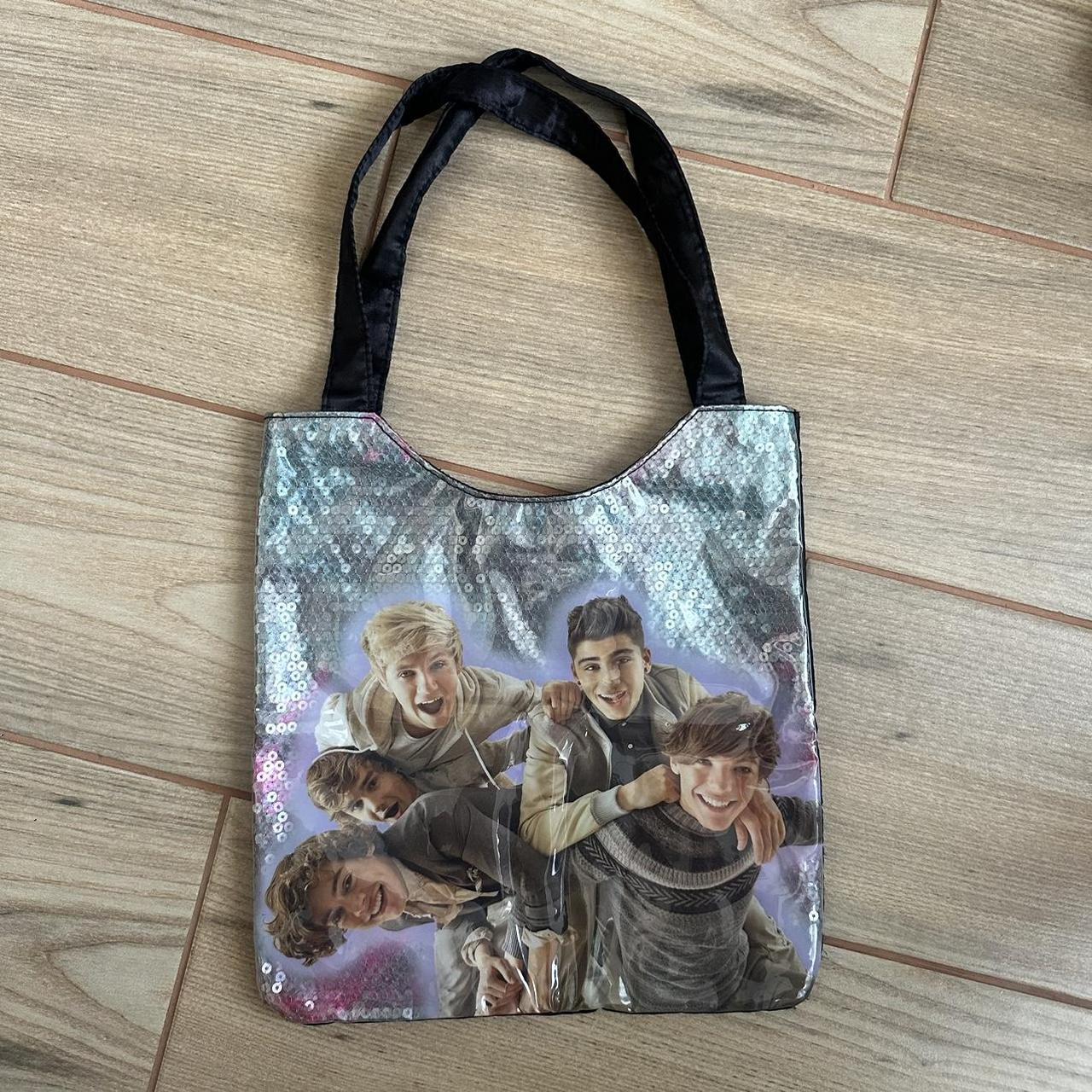One direction official merchandise tote bag... - Depop