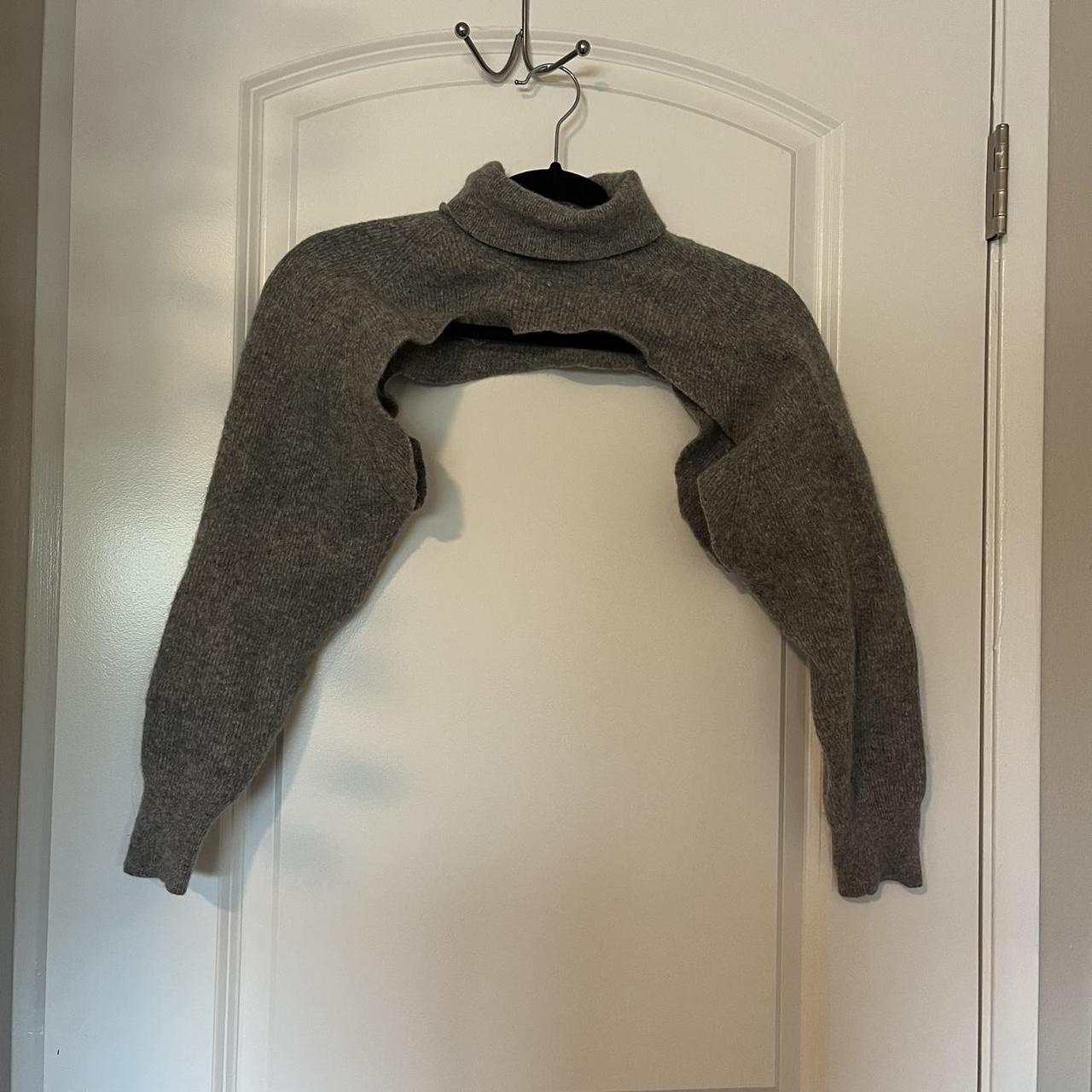 READ SHOP POLICIES!!! gray turtle neck shrug size:... - Depop