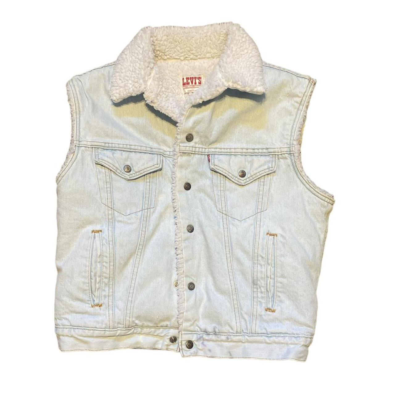 ⚫️ 80s Sherpa line made in USA denim light wash... - Depop